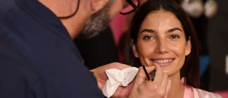 Evdey Deneyebileceğiniz Eğlenceli Makyaj Görünümleri | Marie Claire Türkiye