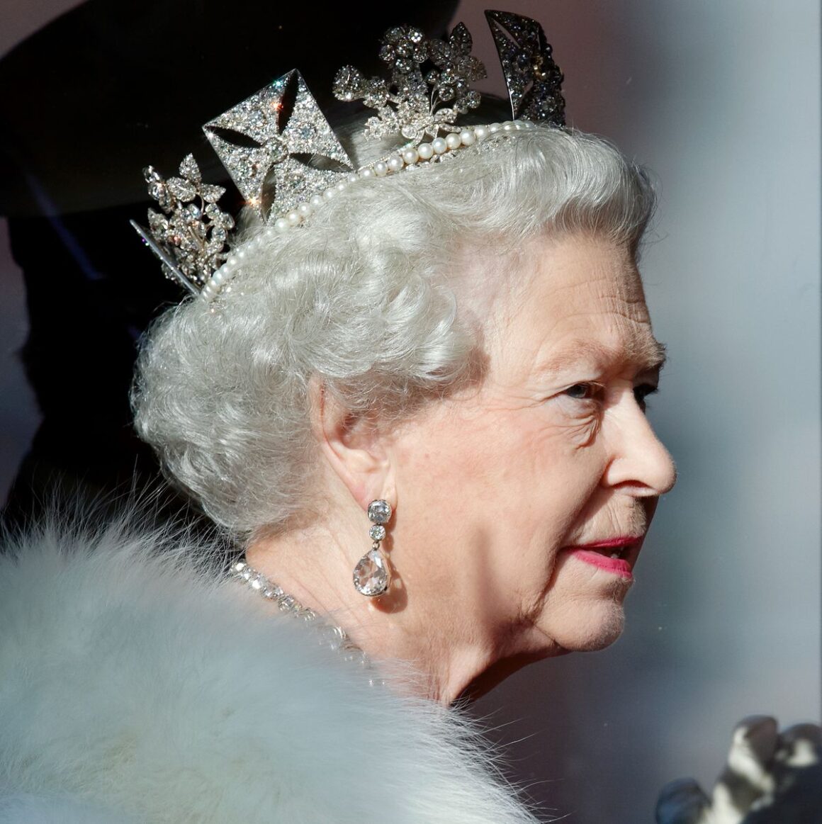 Kraliçe Elizabeth’in 50 Yıl Boyunca Vazgeçmediği 7 Güzellik Kuralı ...
