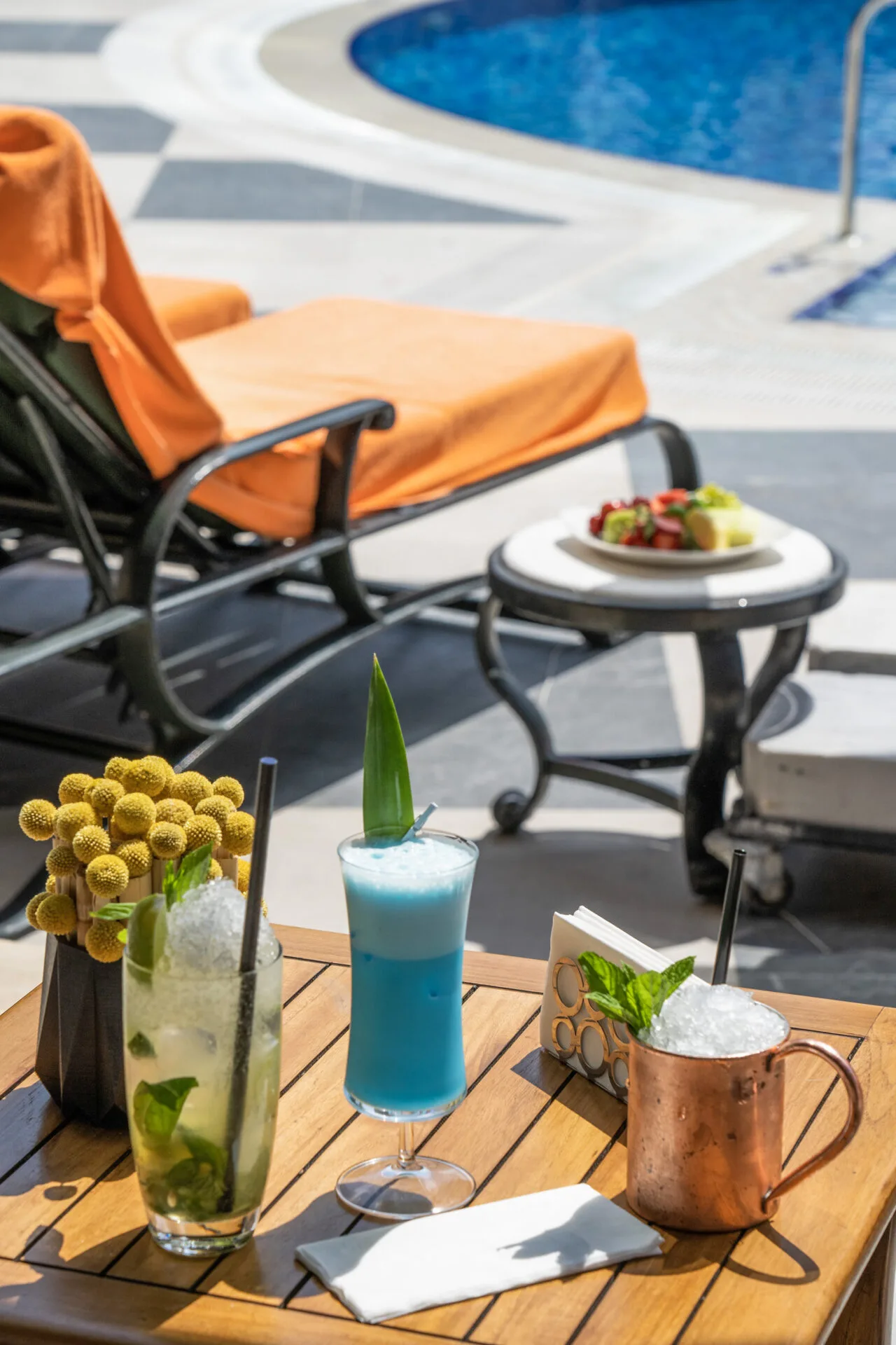 Intercontinental Istanbul’un huzurlu atmosferinde havuz keyfi - Marie ...