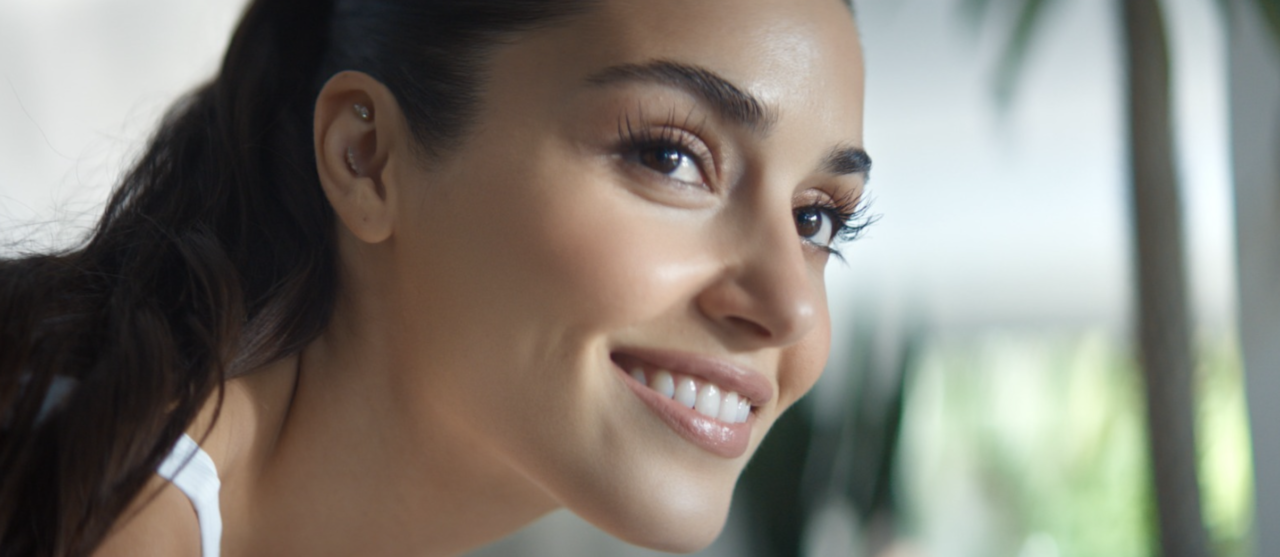 Emotion Deodorant’ın yeni marka yüzü Hande Erçel oldu! - Marie Claire ...