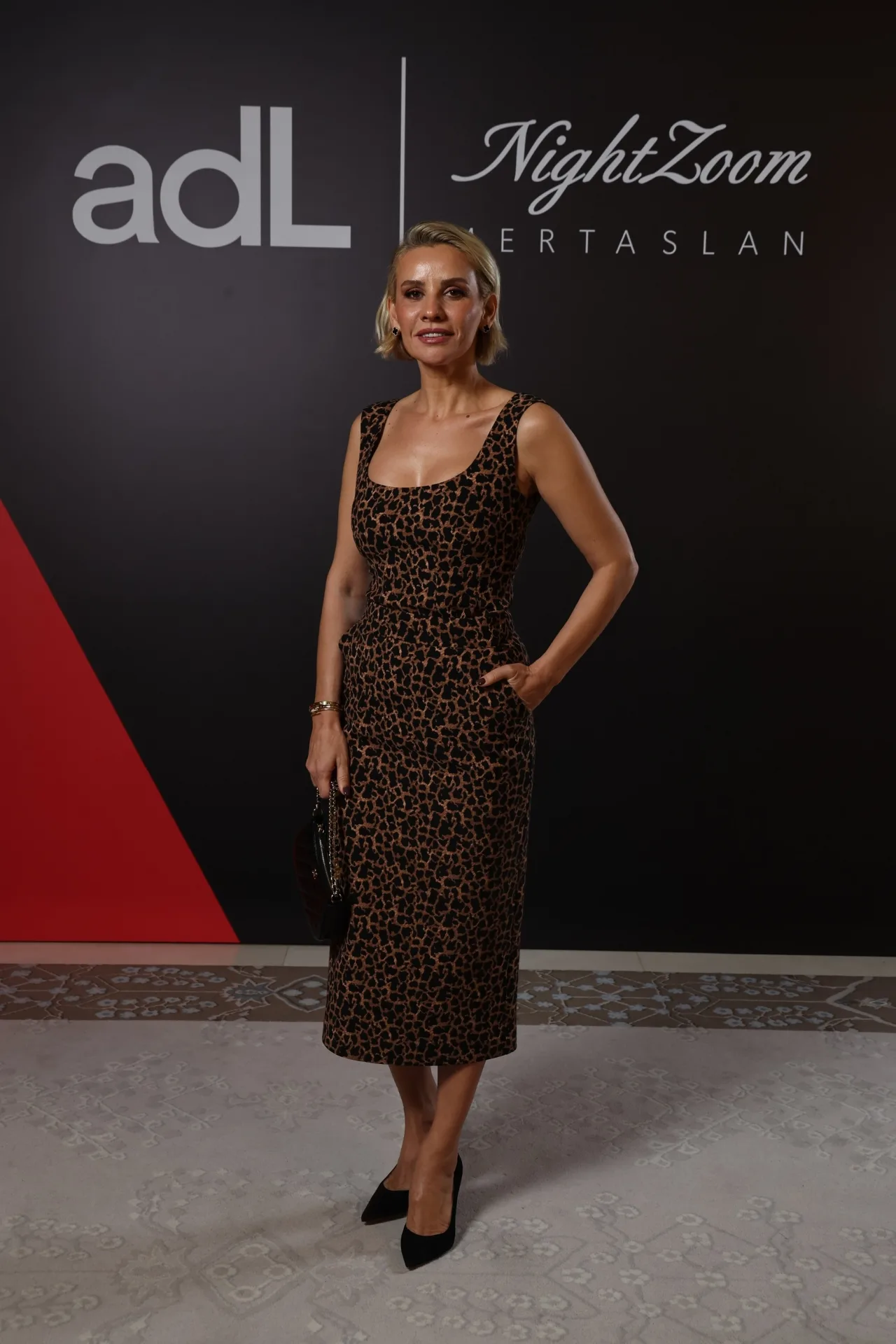 adL Night Zoom Mert Aslan 21. Sezon Defilesi moda dünyasında güçlü bir ...